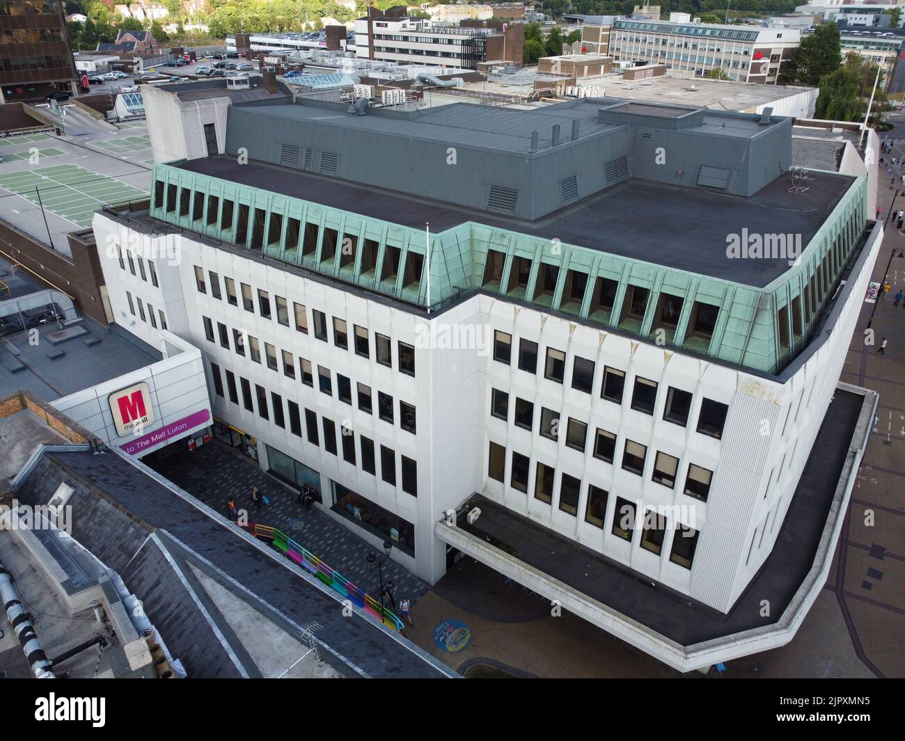Luton campus hi-res stock photography and images - Alamy