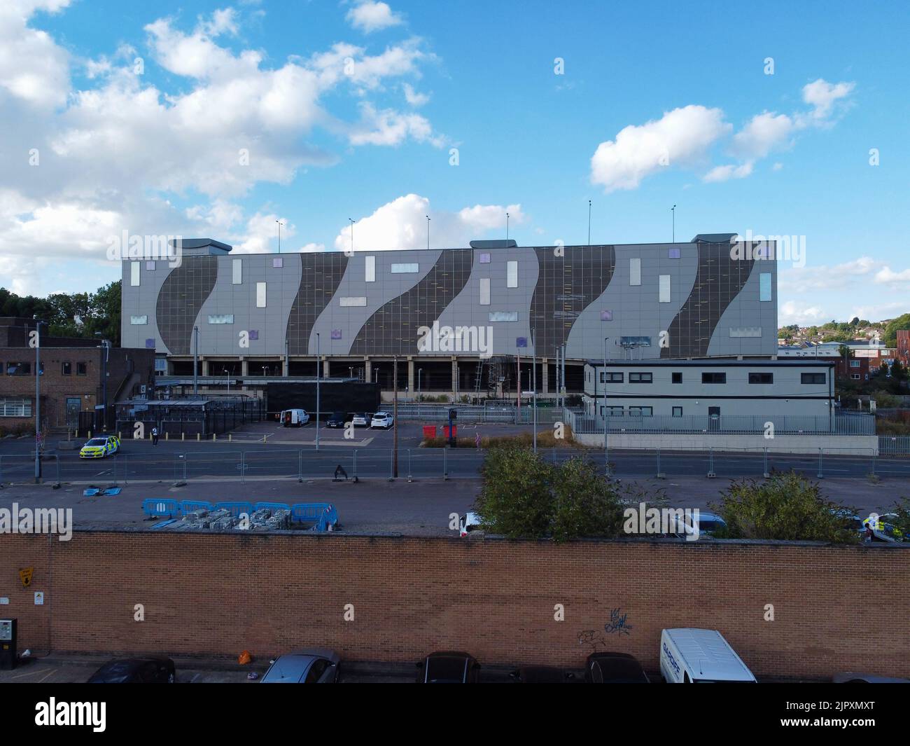 University bedfordshire luton campus hi-res stock photography and ...
