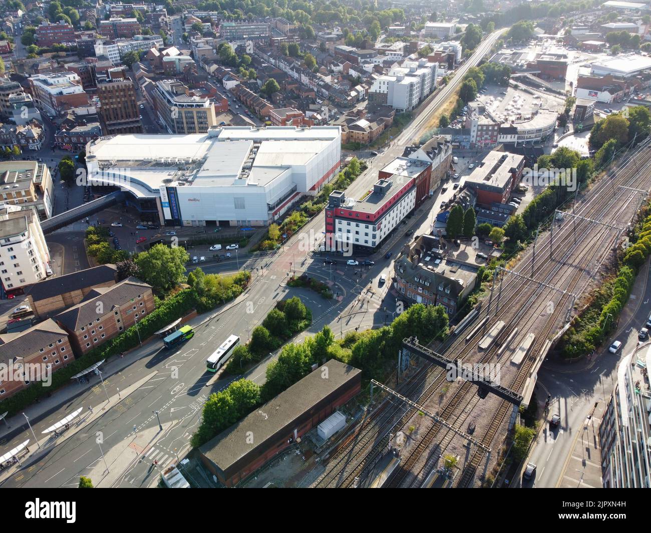 Bedfordshire university campus hi-res stock photography and images - Alamy