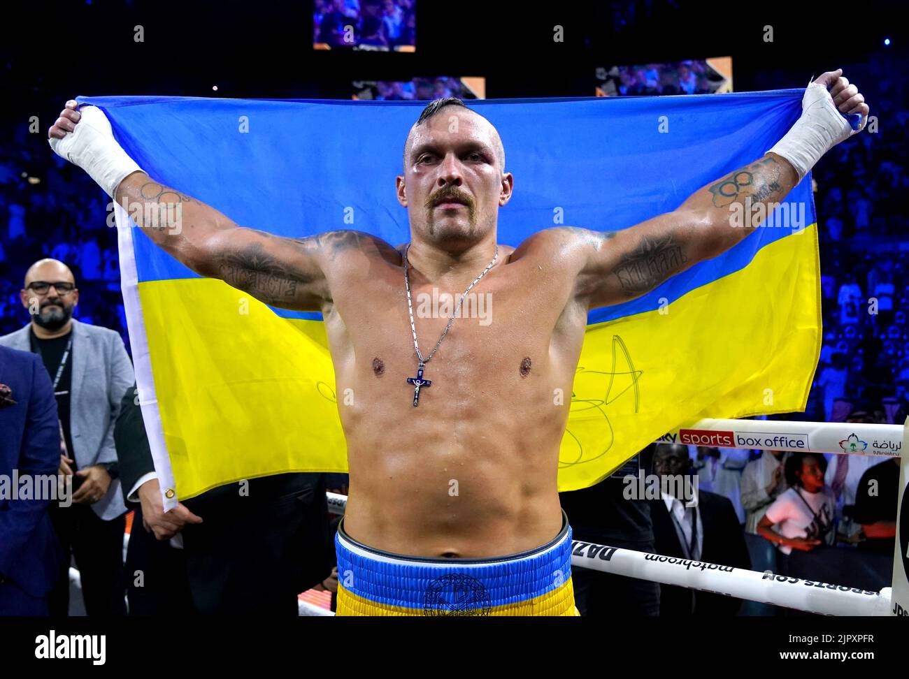 Oleksandr Usyk celebrates after winning the World Heavyweight ...