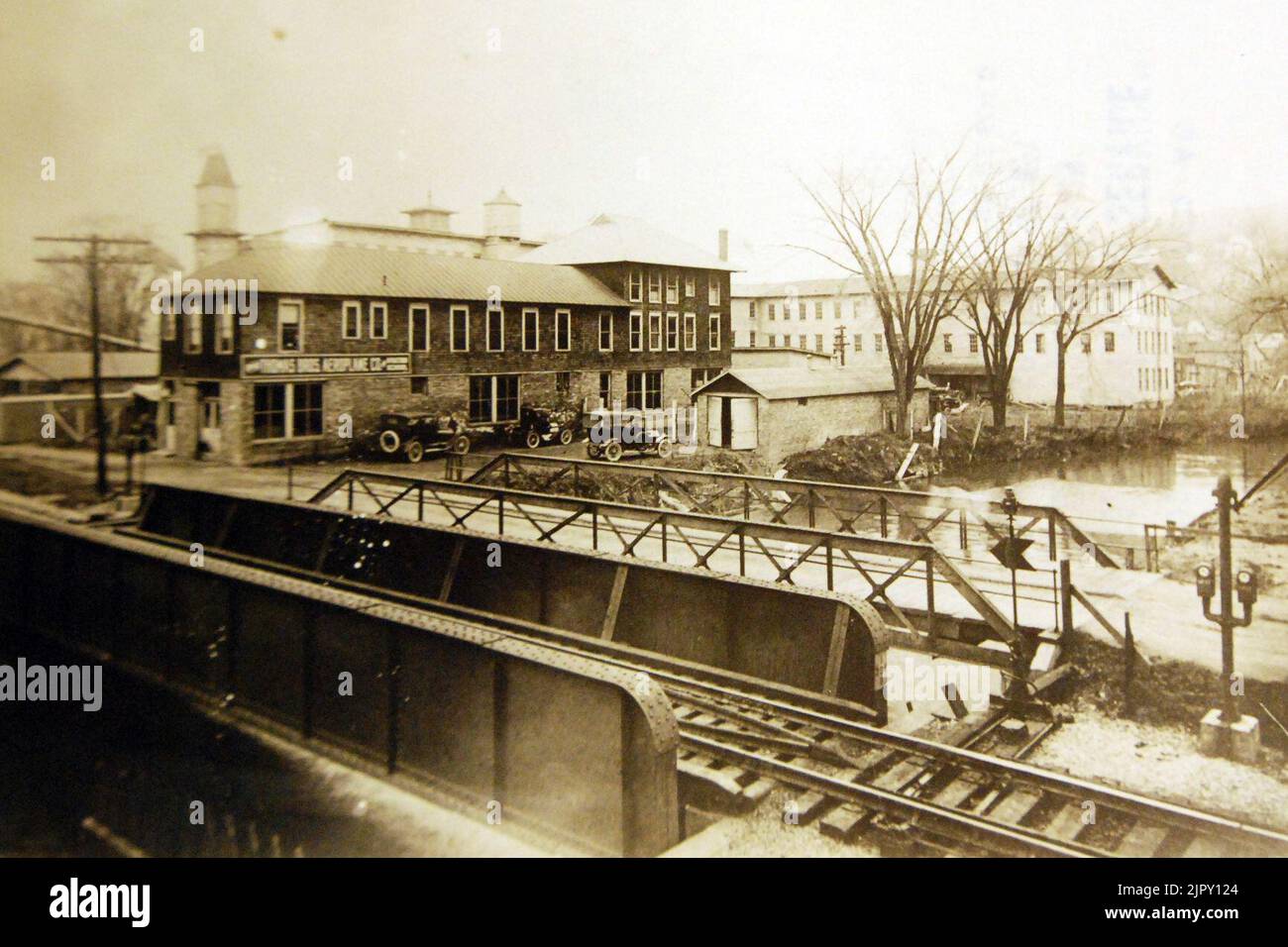 Thomas brothers aeroplane company hi-res stock photography and images ...