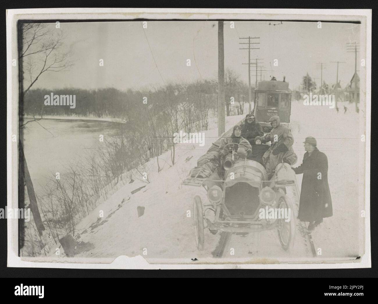 Thomas Flyer participating in New York-to-Paris automobile race in ...