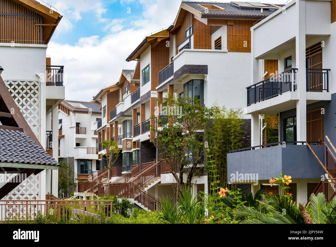 View of a luxury Chinese real estate townhouse complex Stock Photo - Alamy