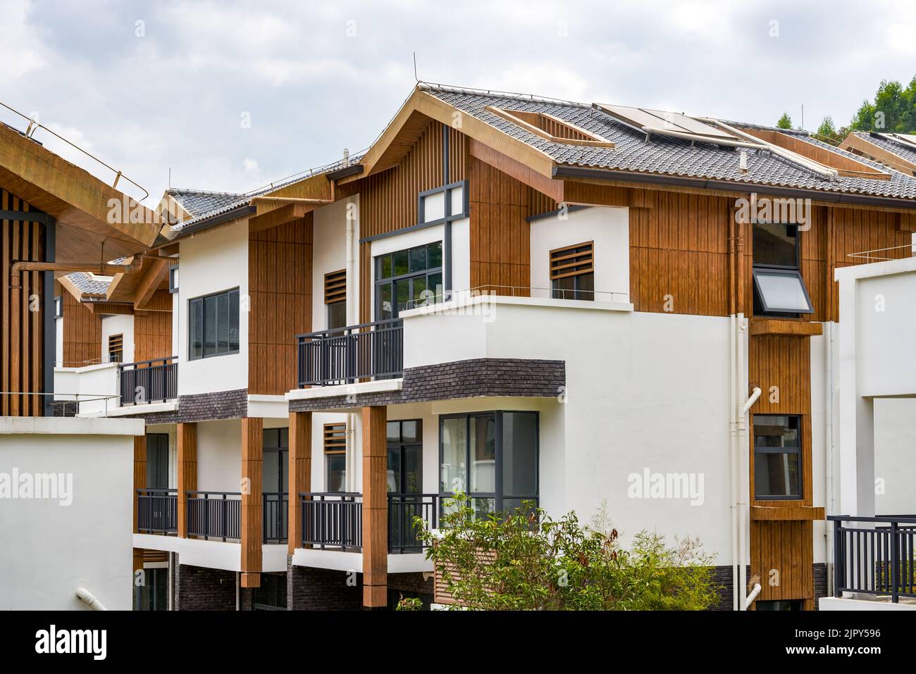 View of a luxury Chinese real estate townhouse complex Stock Photo - Alamy