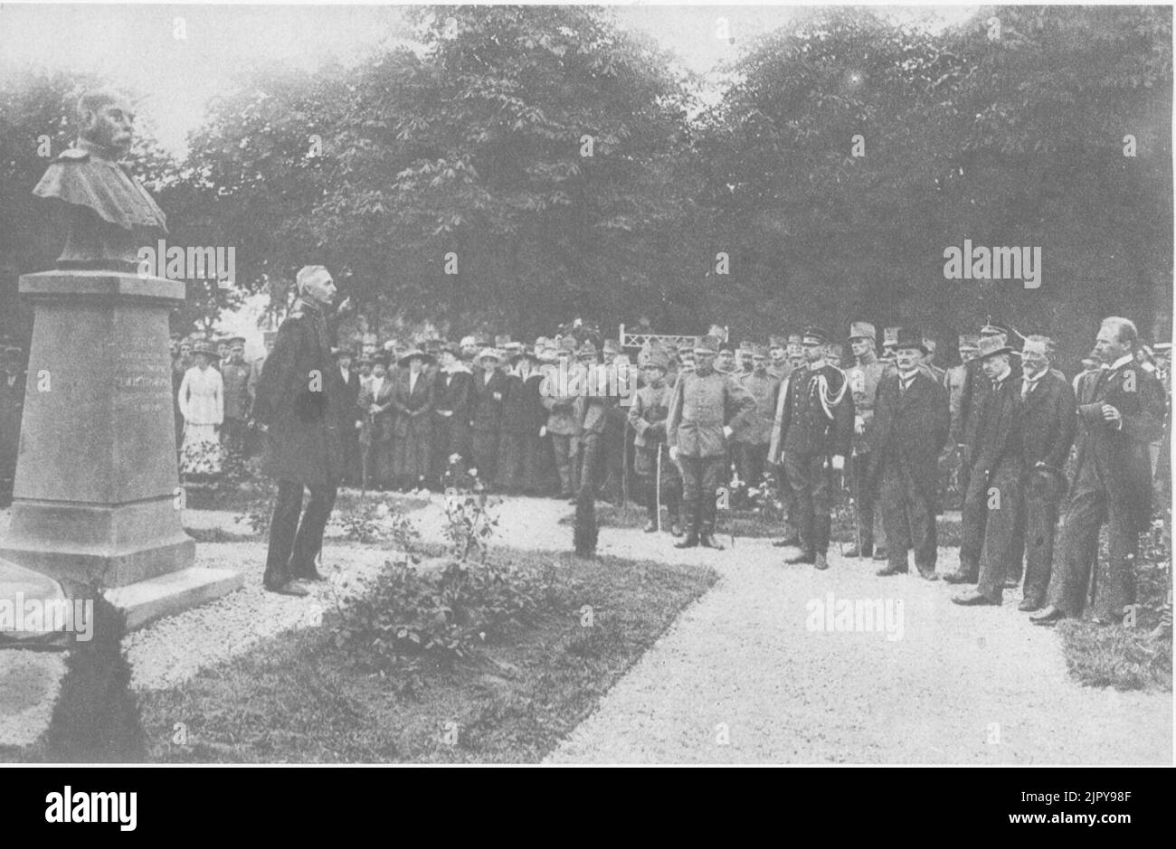 Thomson - standbeeld 1919 Stock Photo - Alamy