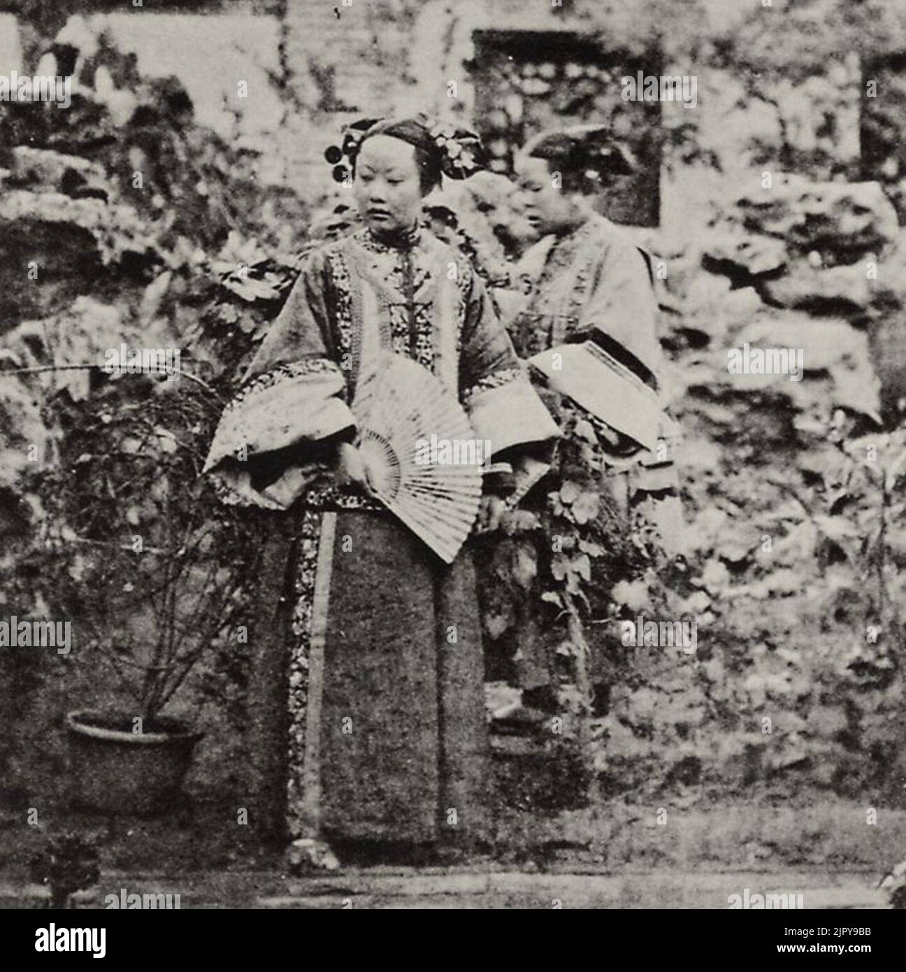 Thomson, John - Braut aus Manchu (3 Stock Photo - Alamy