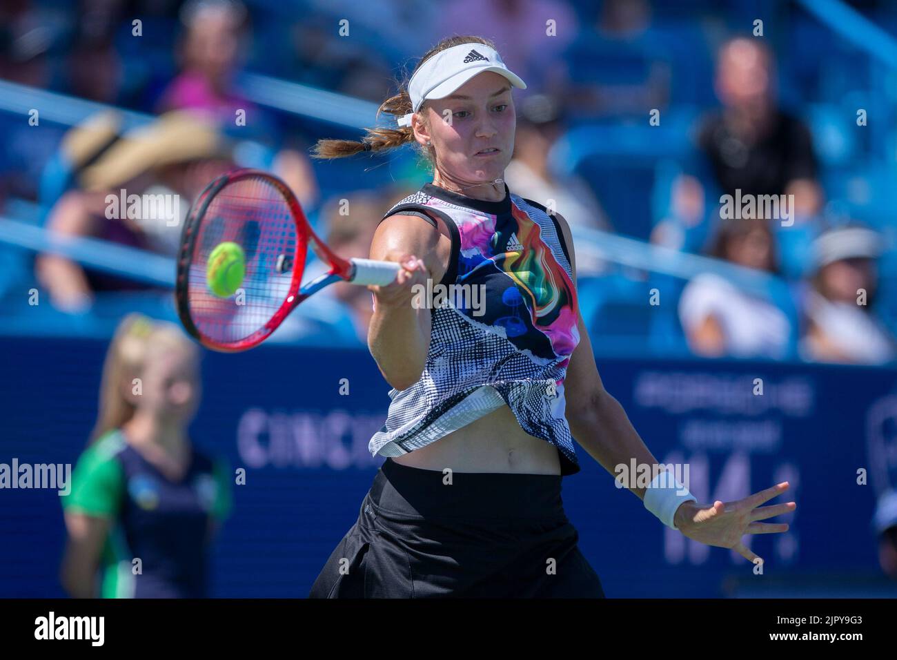 Mason, Ohio, USA. 19th Aug, 2022. Elena Rybakinas plays a ball against ...