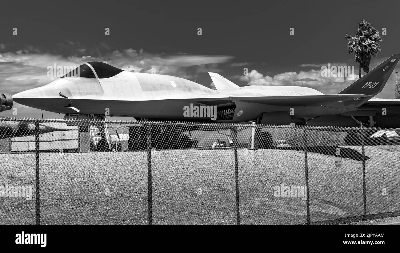 Northrop YF-23 Black Widow Stealth Fighter Stock Photo - Alamy