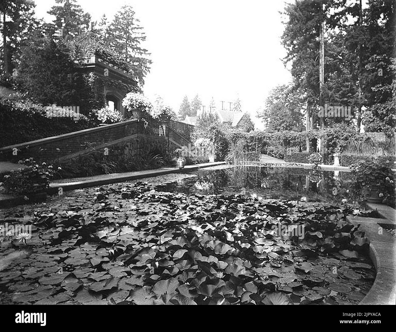 Thornewood, residence of Chester Thorne, near American Lake, Lakewood ...