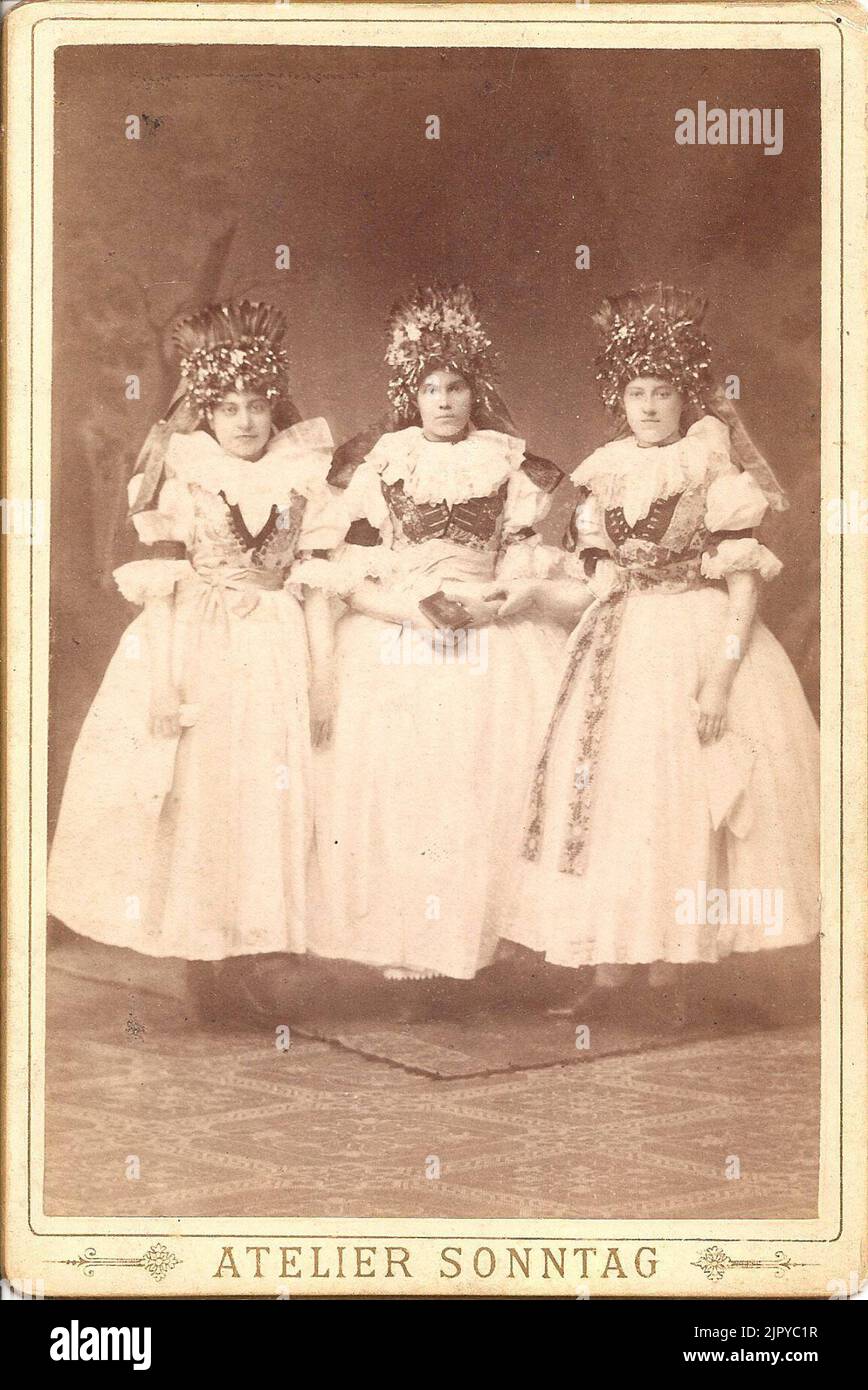 Three Girls ca 1885 (1 Stock Photo - Alamy