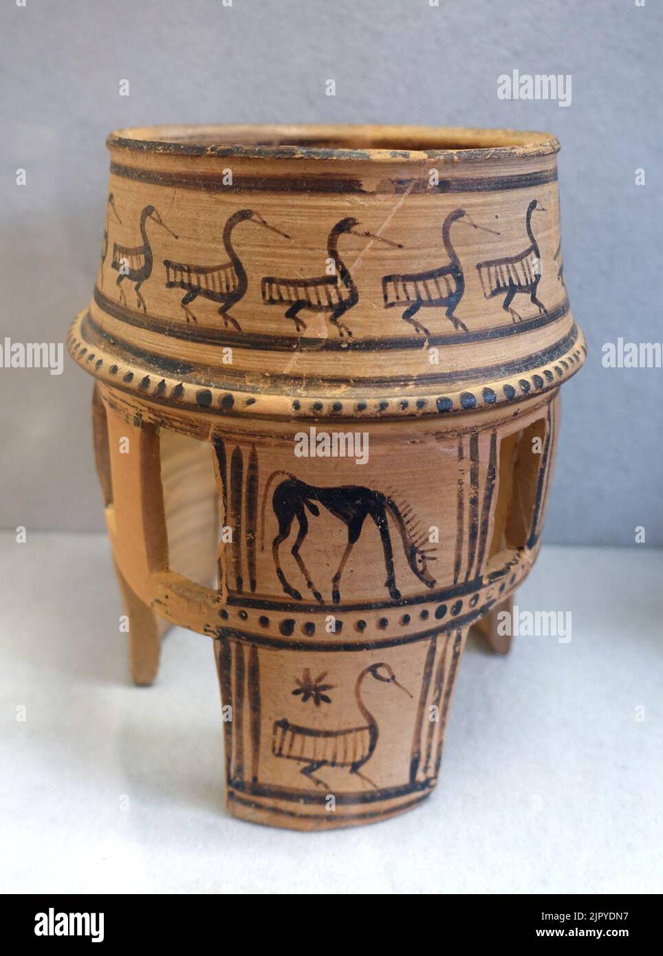 Three footed hi-res stock photography and images - Alamy