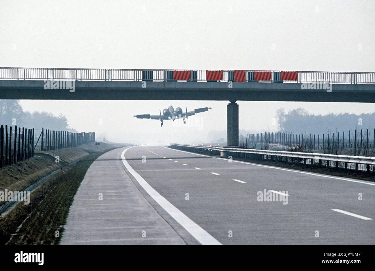 Thunderbold II A10 landing on autobahn 1984 DoD DF-ST-84-09440 Stock ...
