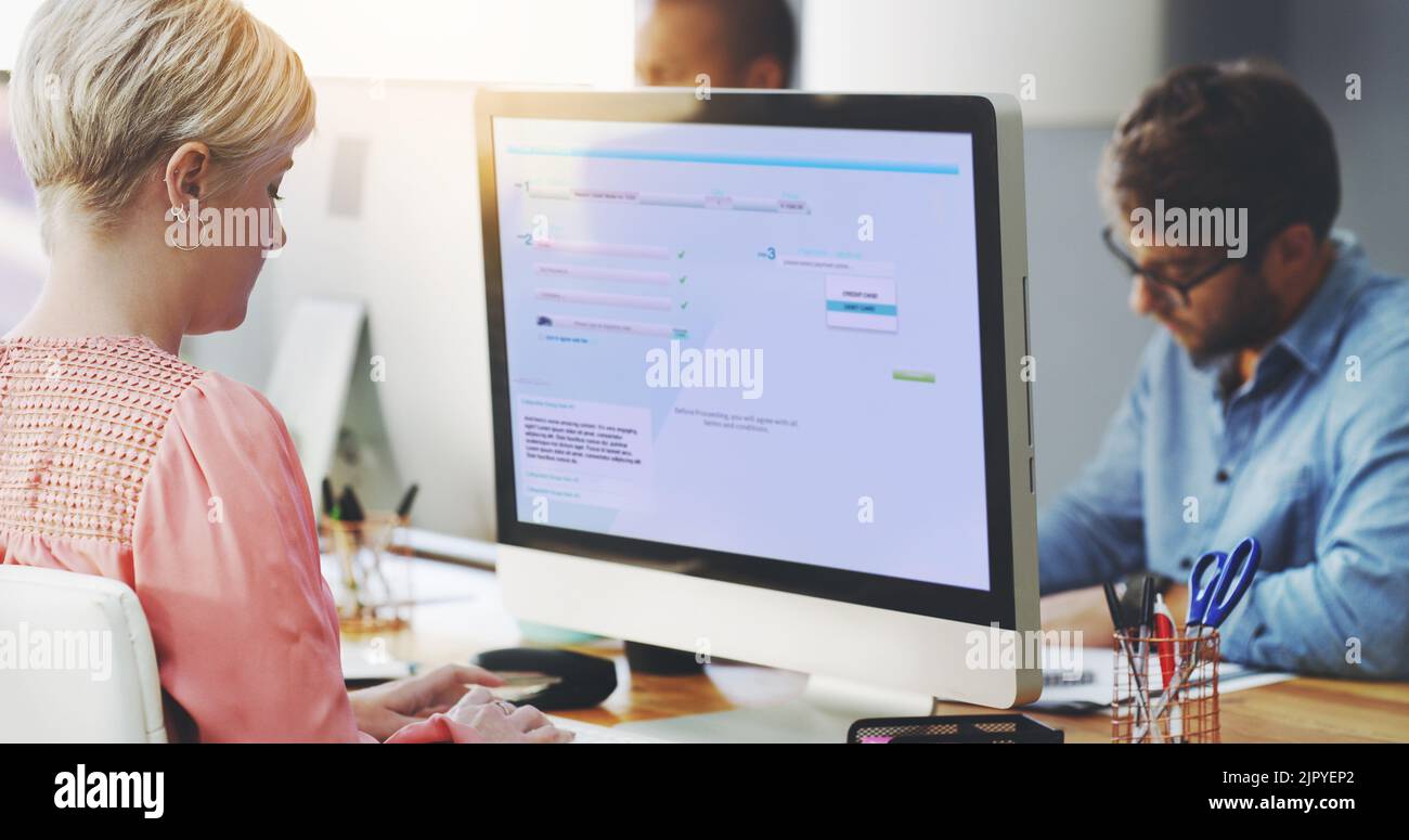 Adults working at computers hi-res stock photography and images - Alamy