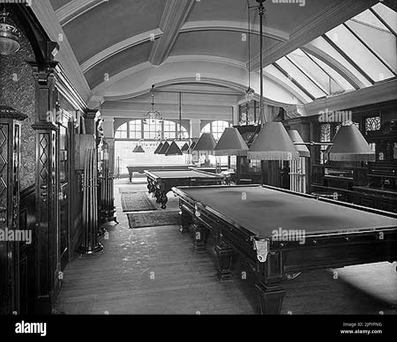 Thurston Billiards-Show room Thurston's Hall 1903-3 Stock Photo - Alamy