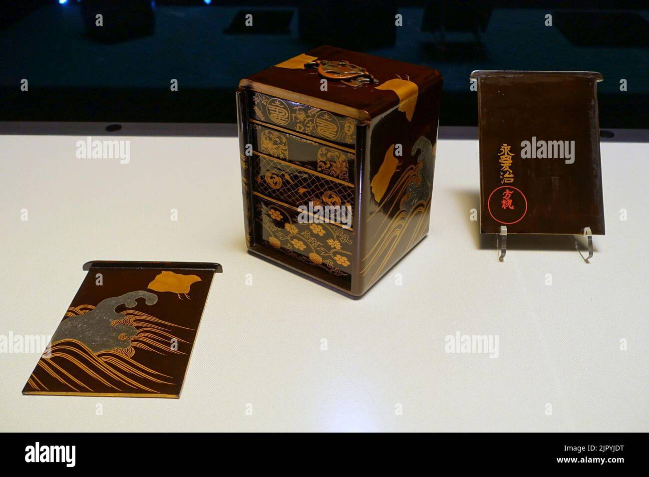 Tiered box with handle in wave and plover design, by Nagata Yuji, Edo ...