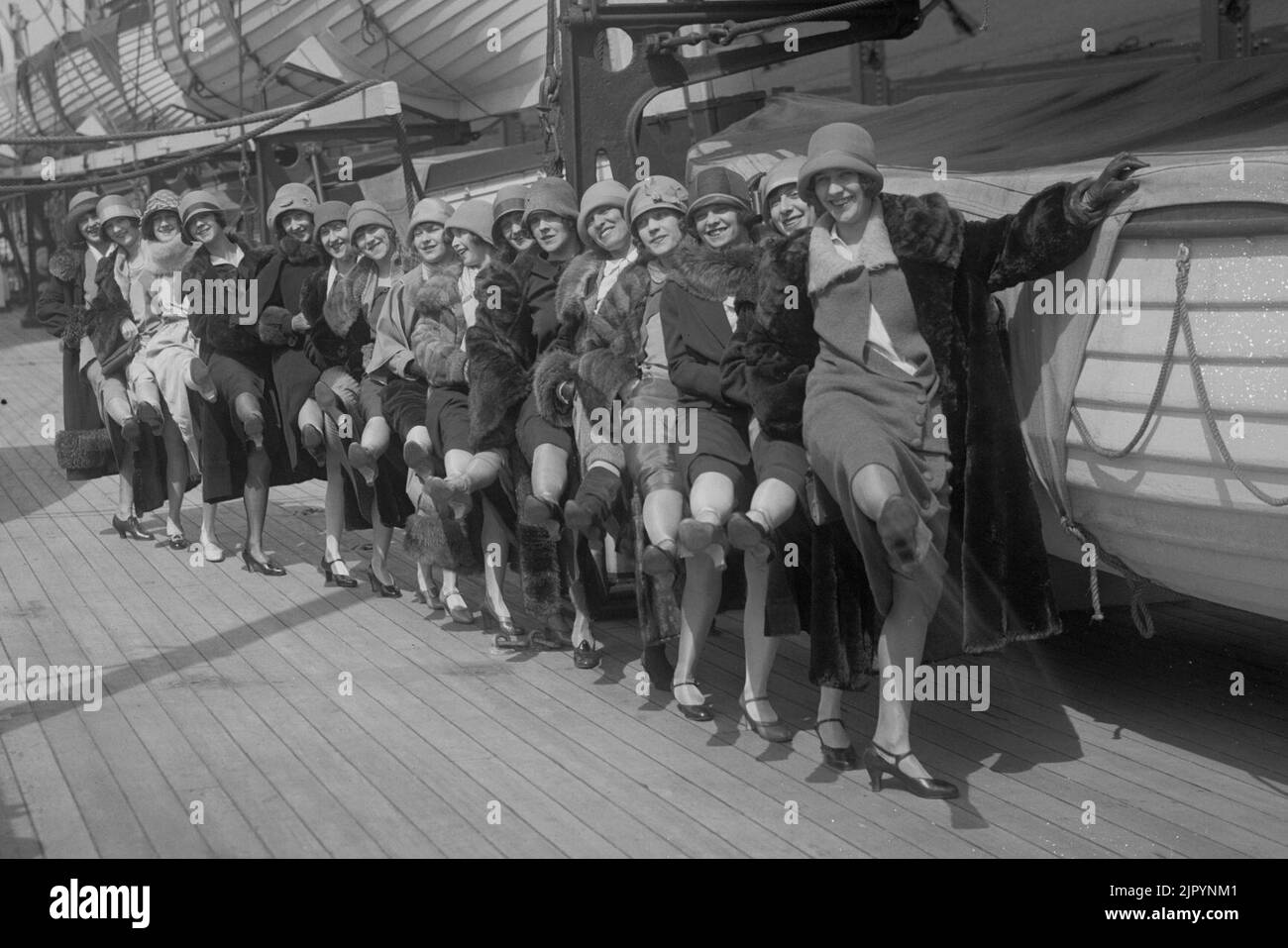 Tiller girls hi-res stock photography and images - Alamy