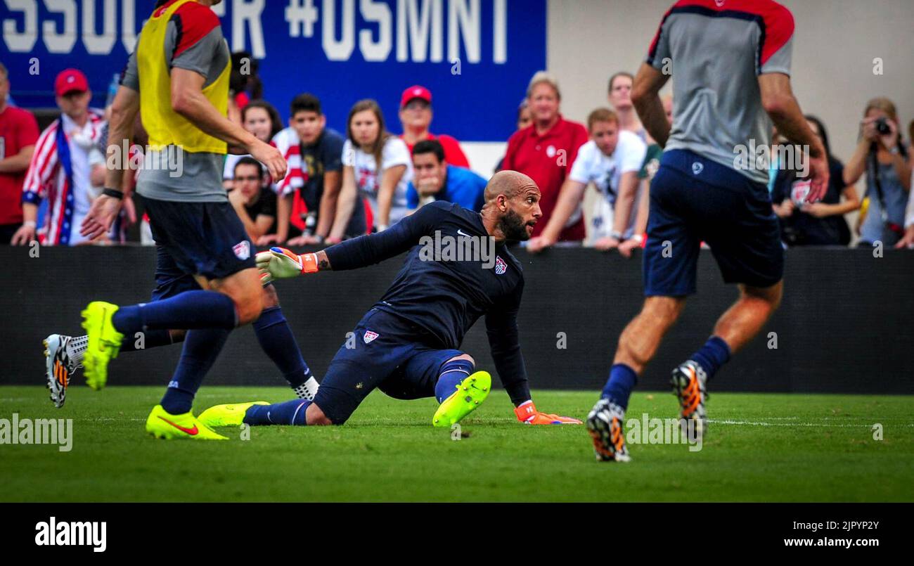 Tim howard save hi-res stock photography and images - Alamy