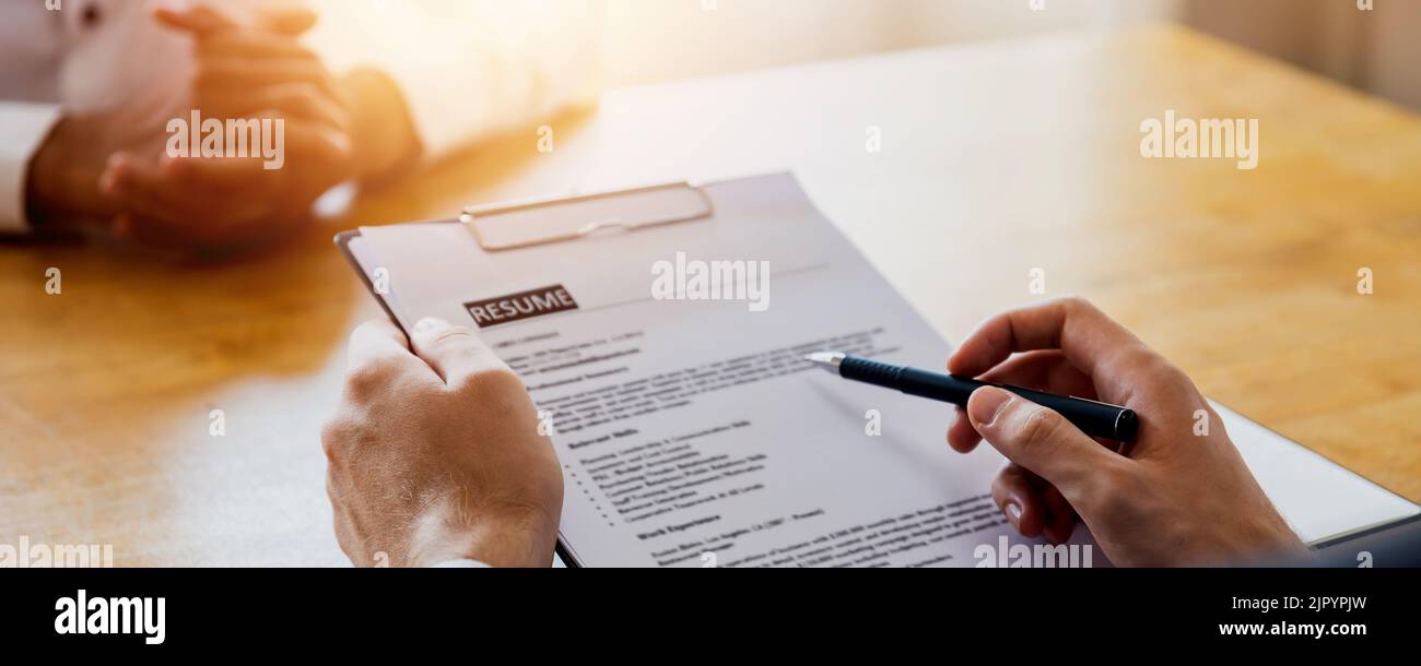Customer carefully read on contract before signing Stock Photo - Alamy