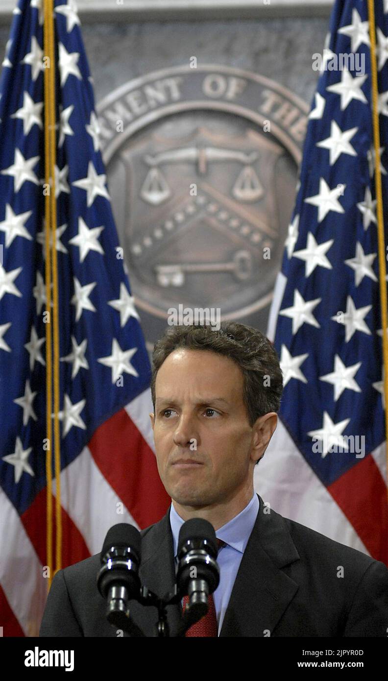 Timothy Geithner speaking at the United States Treasury Stock Photo - Alamy