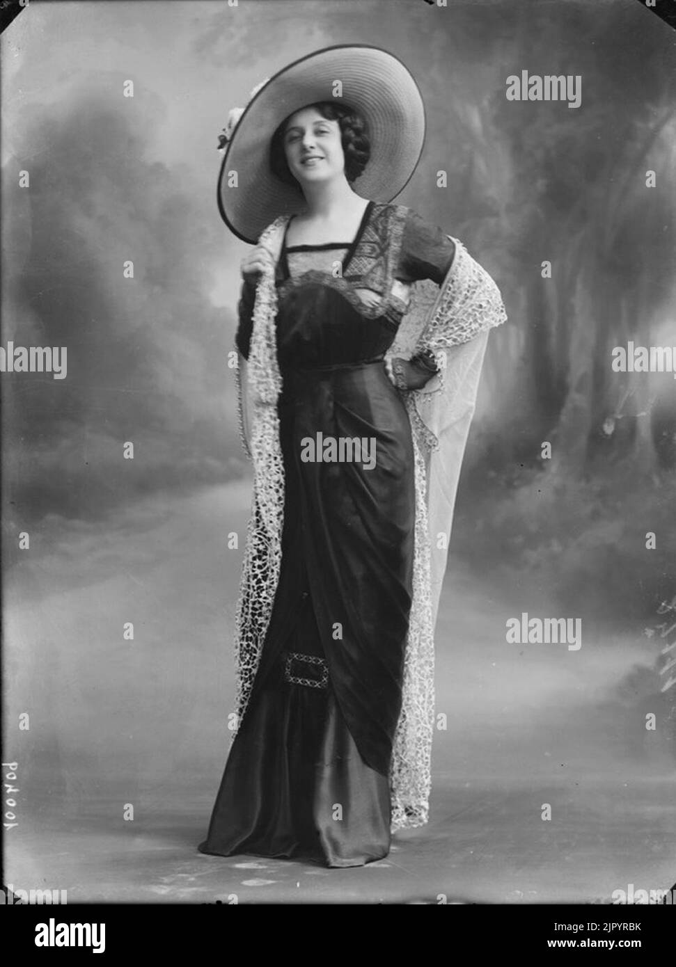 Tina di lorenzo hi-res stock photography and images - Alamy
