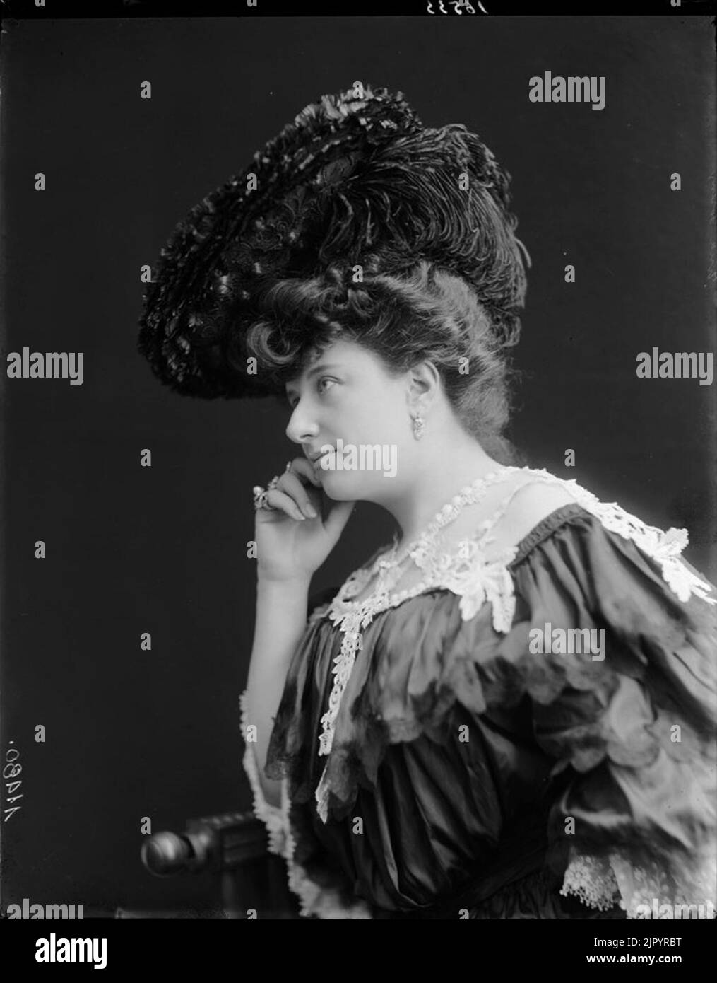 Tina di lorenzo hi-res stock photography and images - Alamy