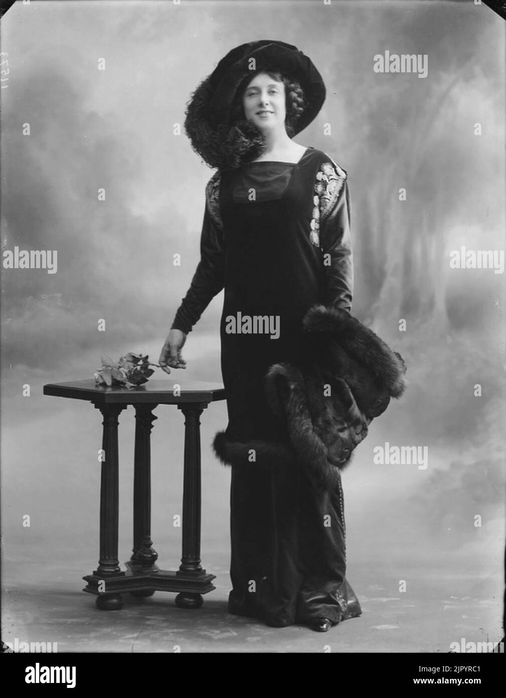 Tina di lorenzo hi-res stock photography and images - Alamy
