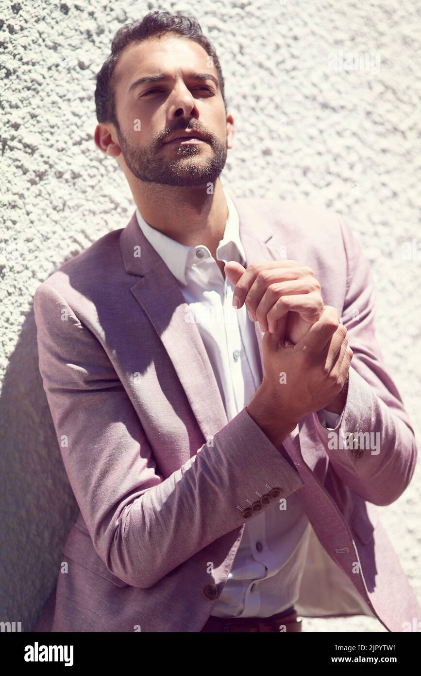 Well dressed man outside hi-res stock photography and images - Alamy