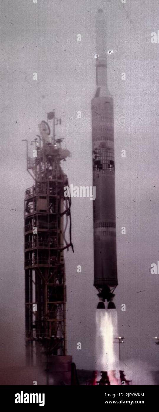Titan 3B with KH-8 01 (29 jul 1966 Stock Photo - Alamy