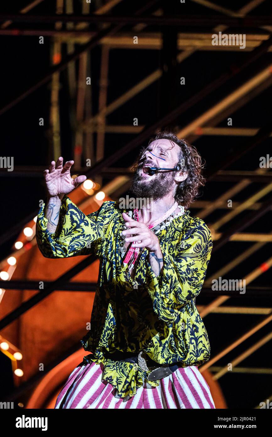 Vasto, Italy. 19th Aug, 2022. Lorenzo Cherubini alias Jovanotti sings on the beach during his ...