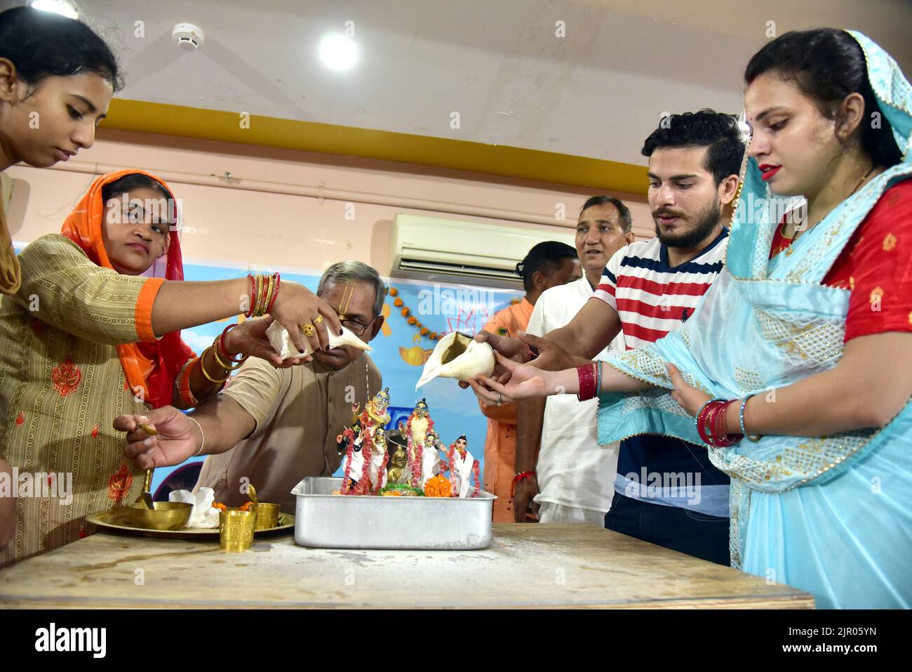 Bikaner, Rajasthan, India. 19th Aug, 2022. ISKCON Priest and Devotees ...