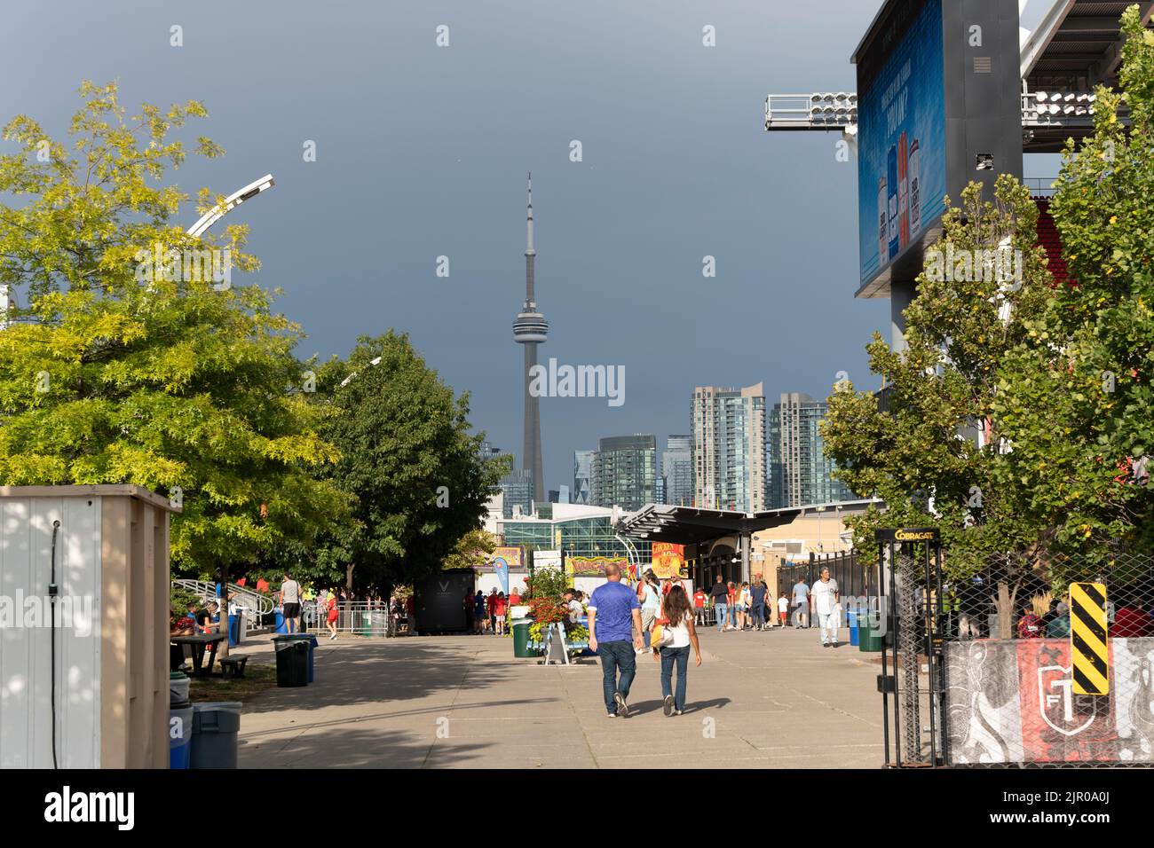 Toronto cn tower walk hi-res stock photography and images - Alamy