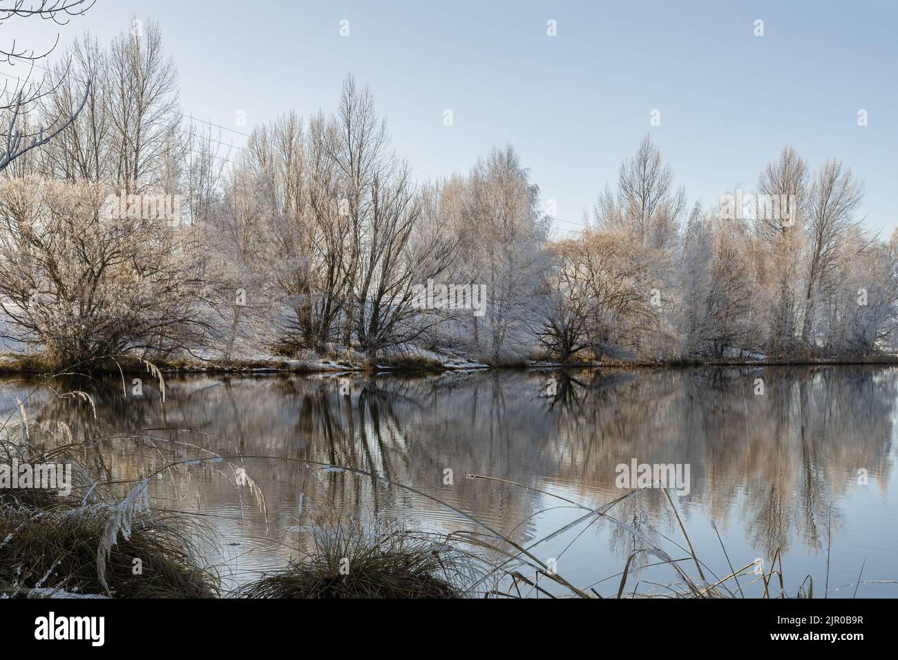 Disappearing pond hi-res stock photography and images - Alamy