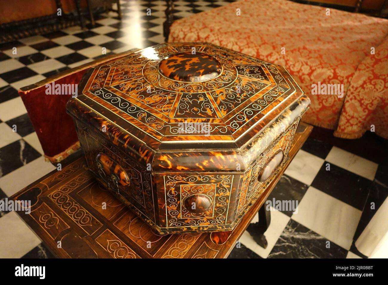 Vintage toilet ad hi-res stock photography and images - Alamy