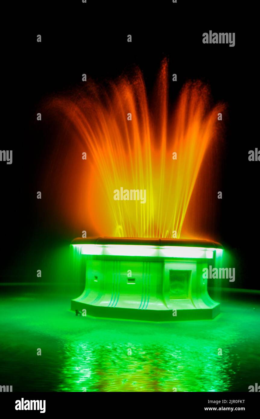 Tom parkers water fountain hi-res stock photography and images - Alamy