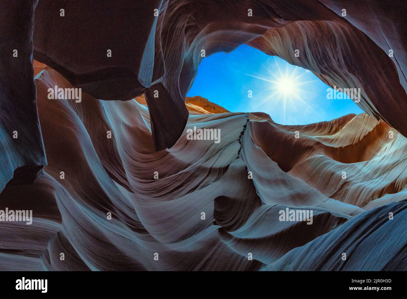 The beautiful sandstone formations of Antelope Canyon. Lake Powell ...