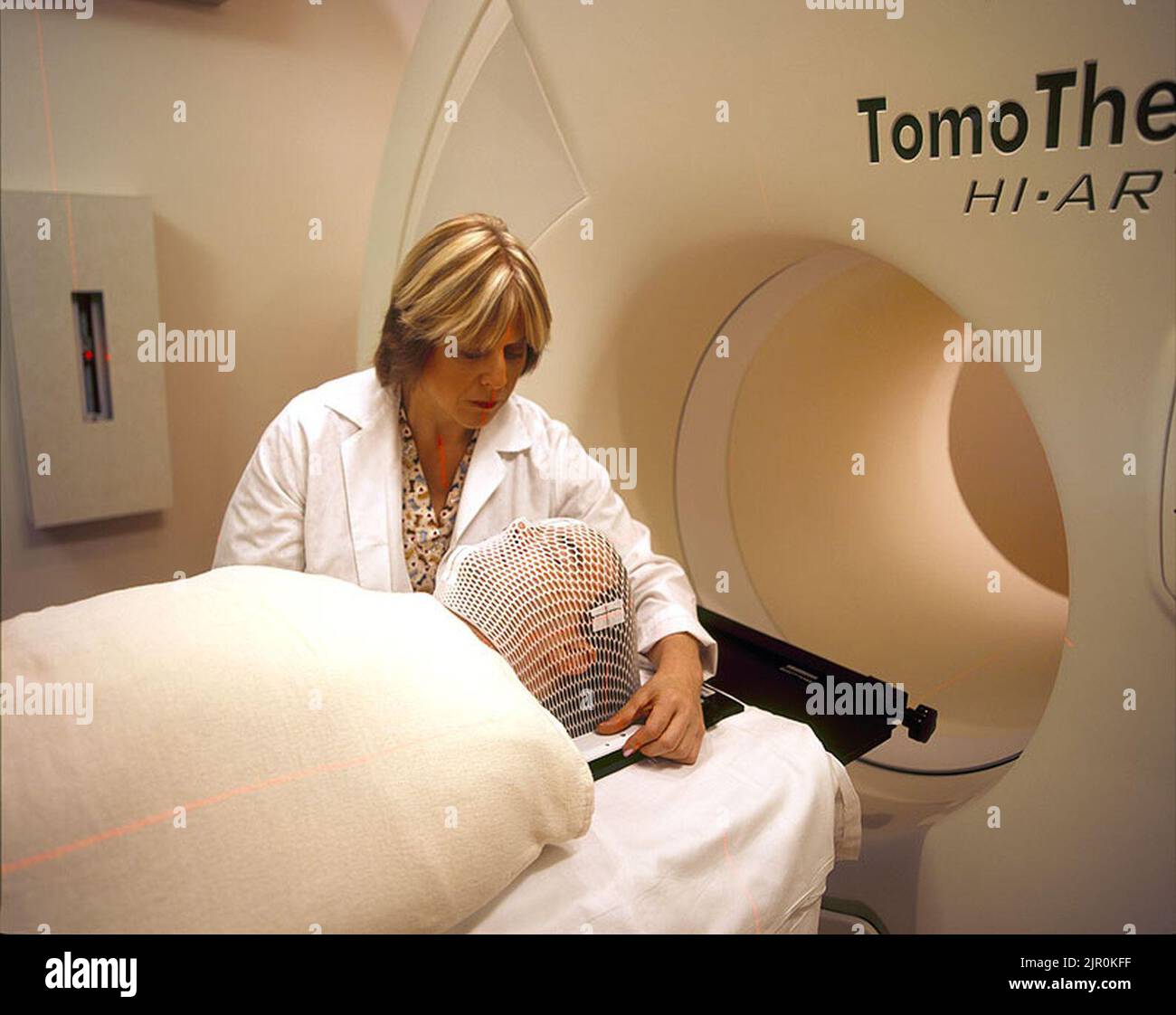 Tomotherapy hi-res stock photography and images - Alamy