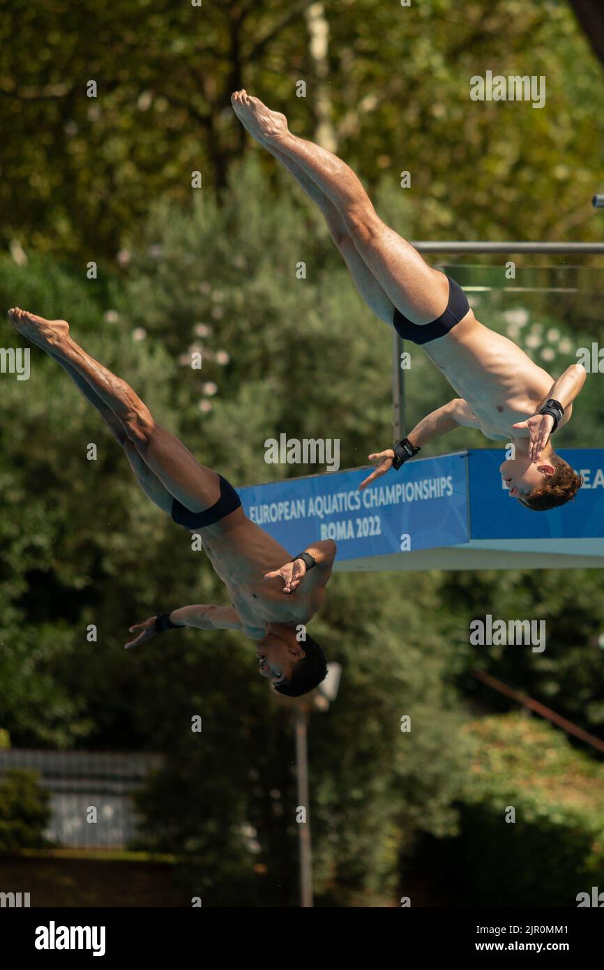 High diving hi-res stock photography and images - Alamy