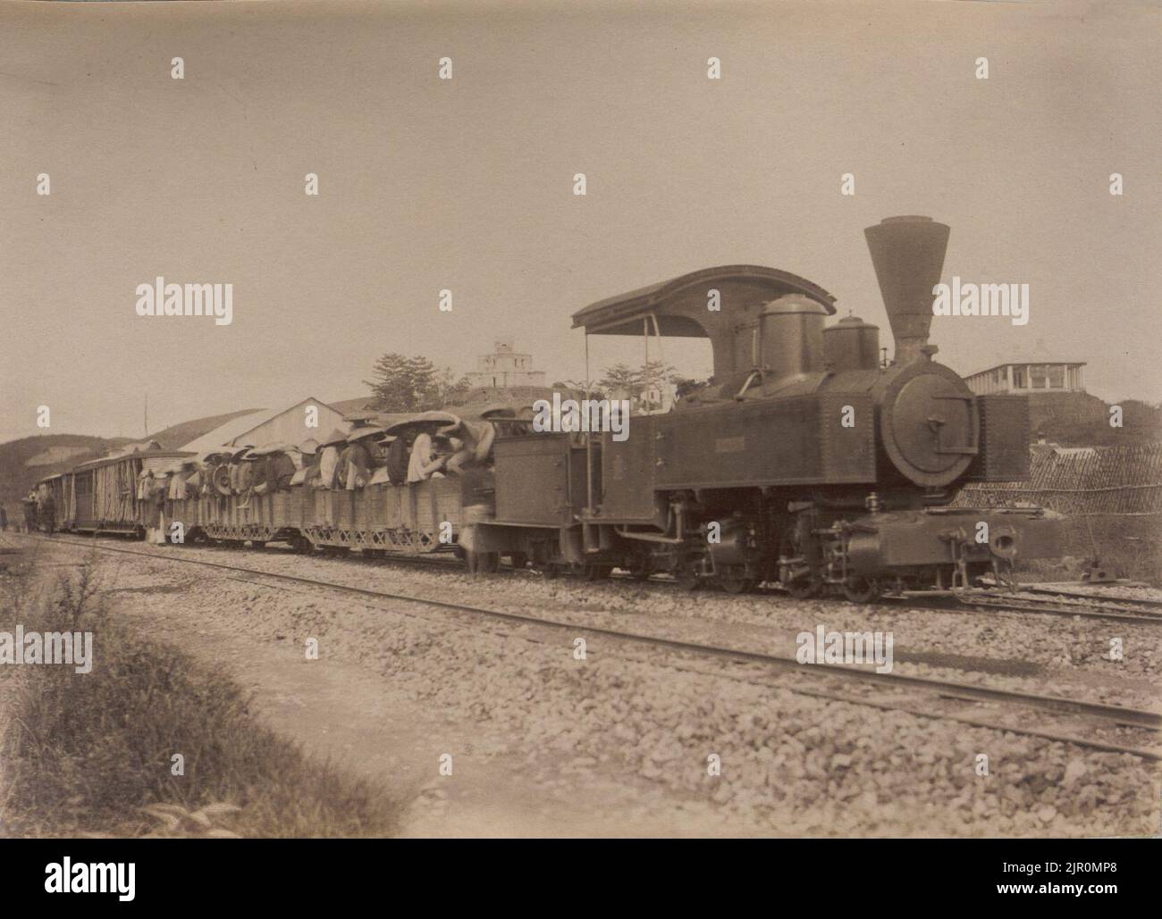 Train de passagers hi-res stock photography and images - Alamy