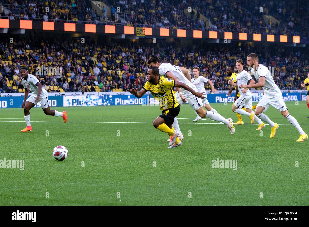 Bern, Switzerland. 18th, August 2022. Mechak Elia (15) of Young Boys ...