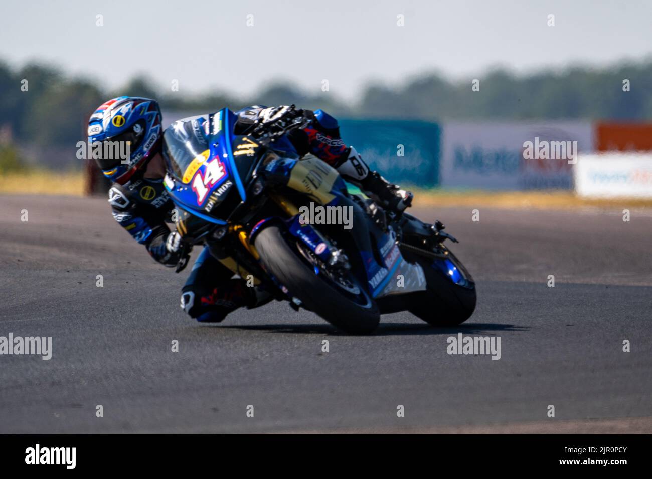 Tim Neave #14 Edwards Yamaha Pirelli Superstock National Championship ...