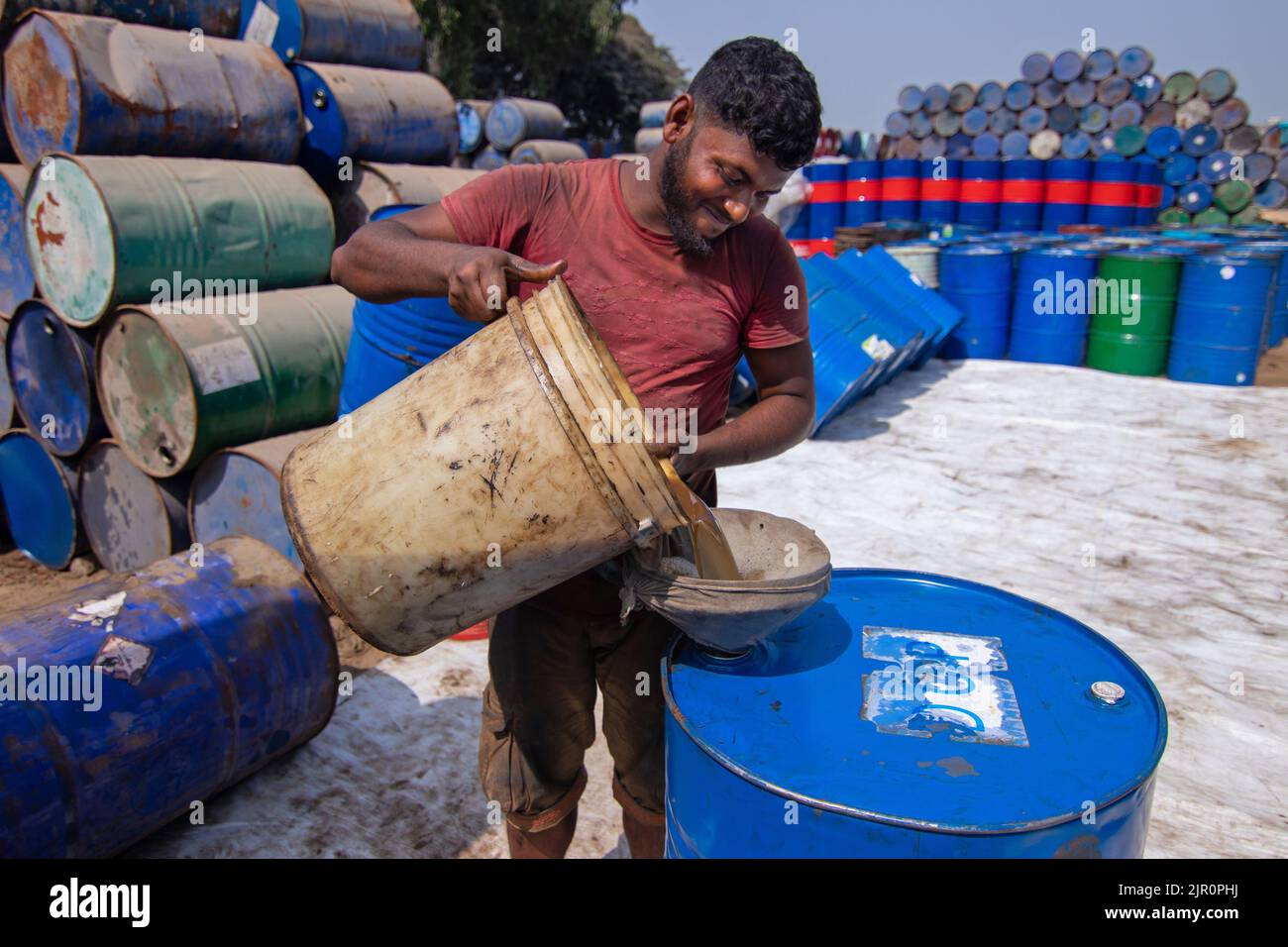 Inflation war oil production hi-res stock photography and images - Alamy