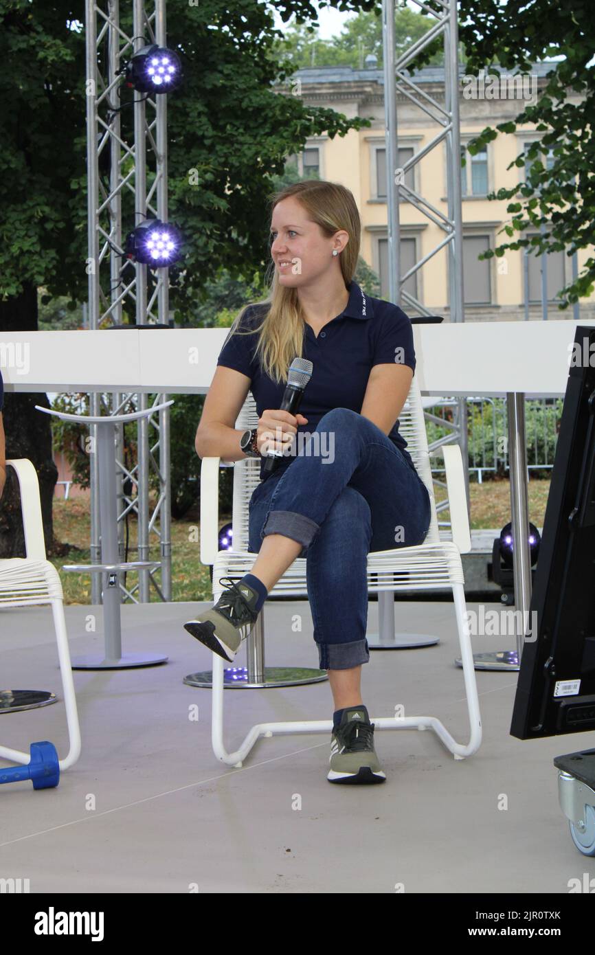 Teilnehmer der winter paralympics 2006 hi-res stock photography and ...