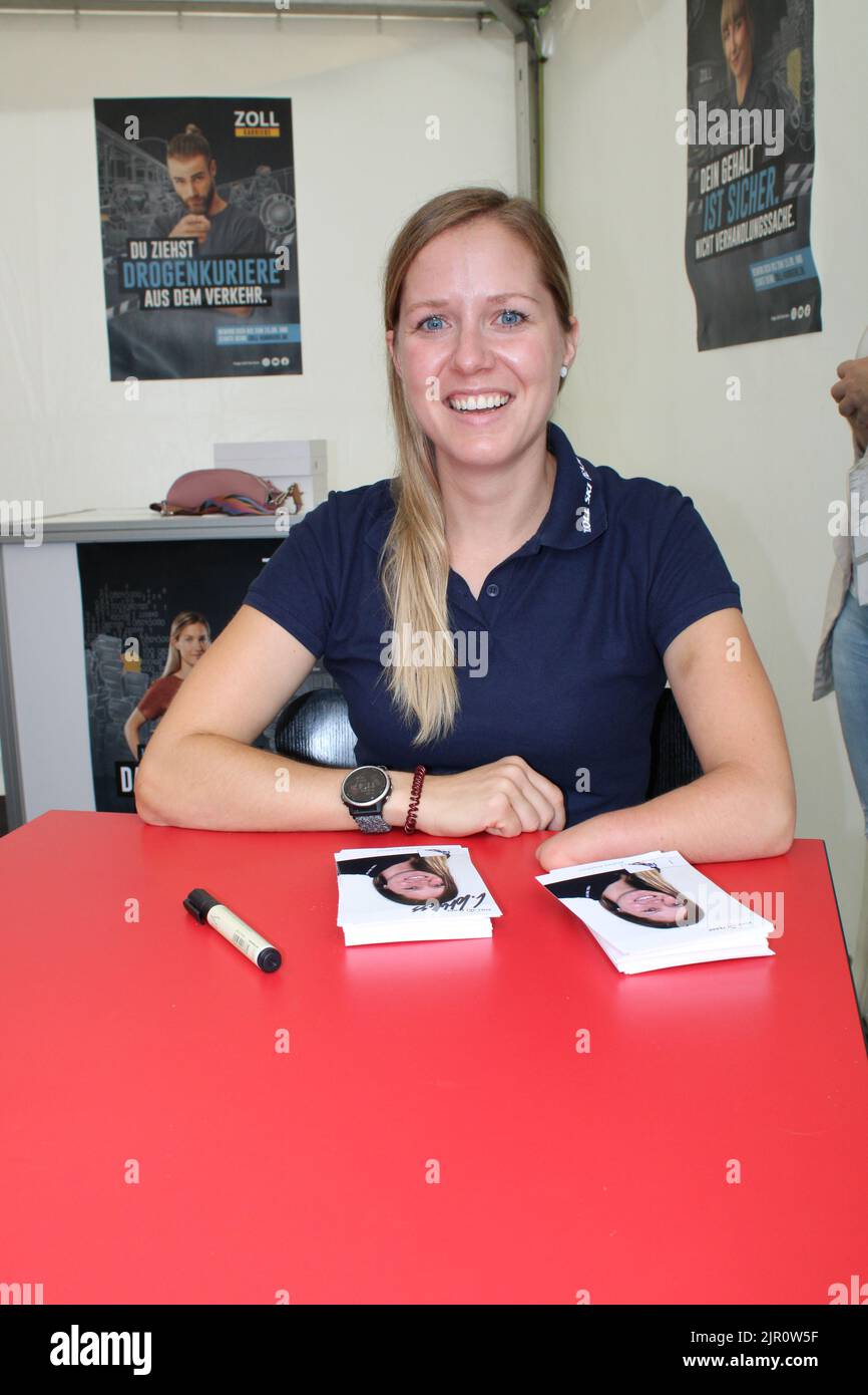 Teilnehmer der winter paralympics 2010 hi-res stock photography and ...