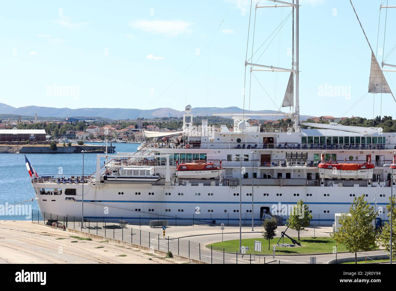 The sailing boat and cruise ship "Club Med 2" arrived in the port of ...
