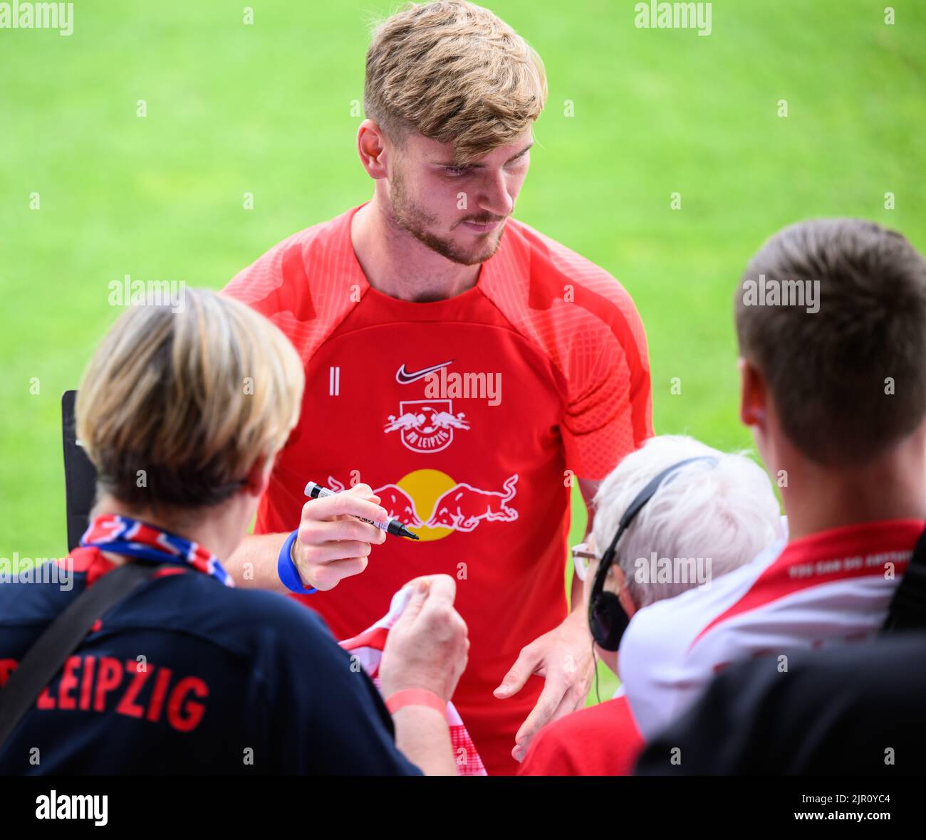 Inclusive signs hi-res stock photography and images - Alamy