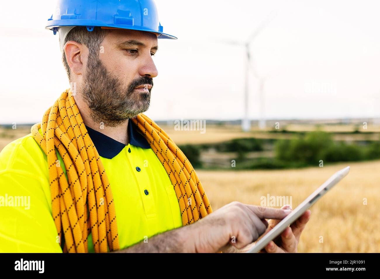 Tablet technician hi-res stock photography and images - Alamy