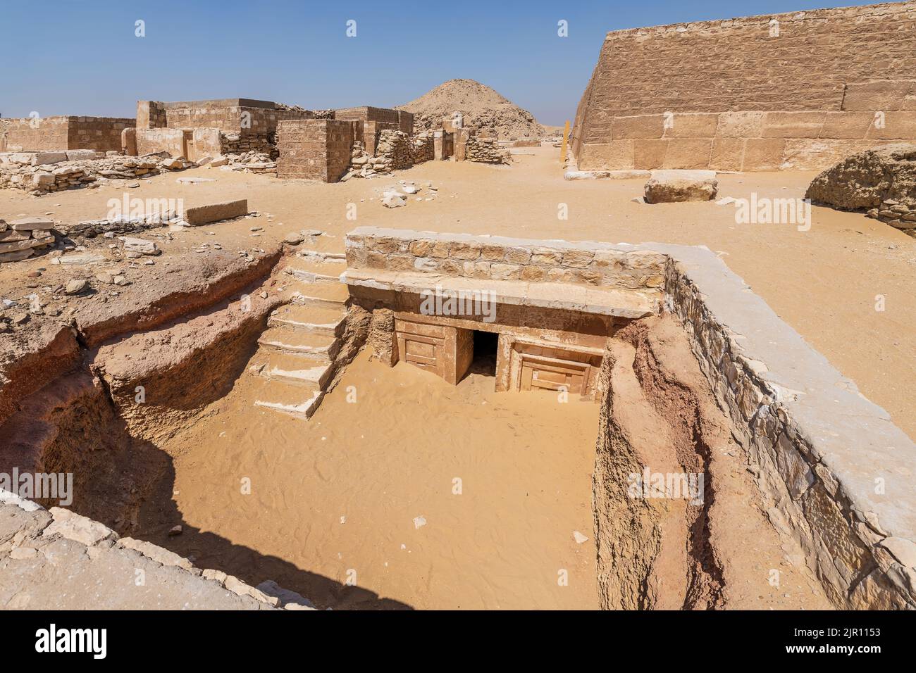 Tombs pyramid hi-res stock photography and images - Alamy