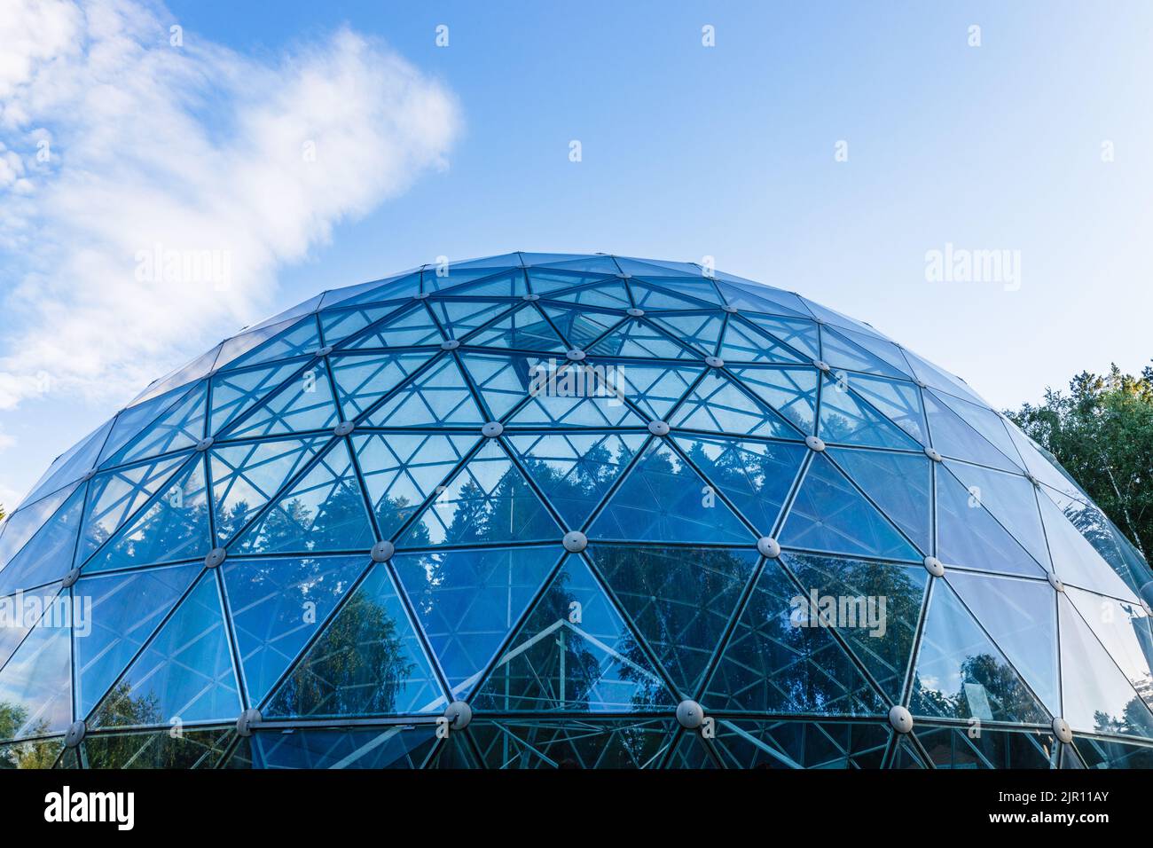 Glass pyramid roof ceiling hi-res stock photography and images - Alamy