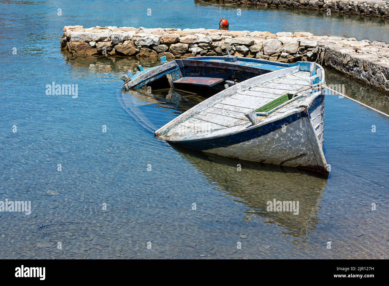 Wreck boat ruins beach hi-res stock photography and images - Alamy