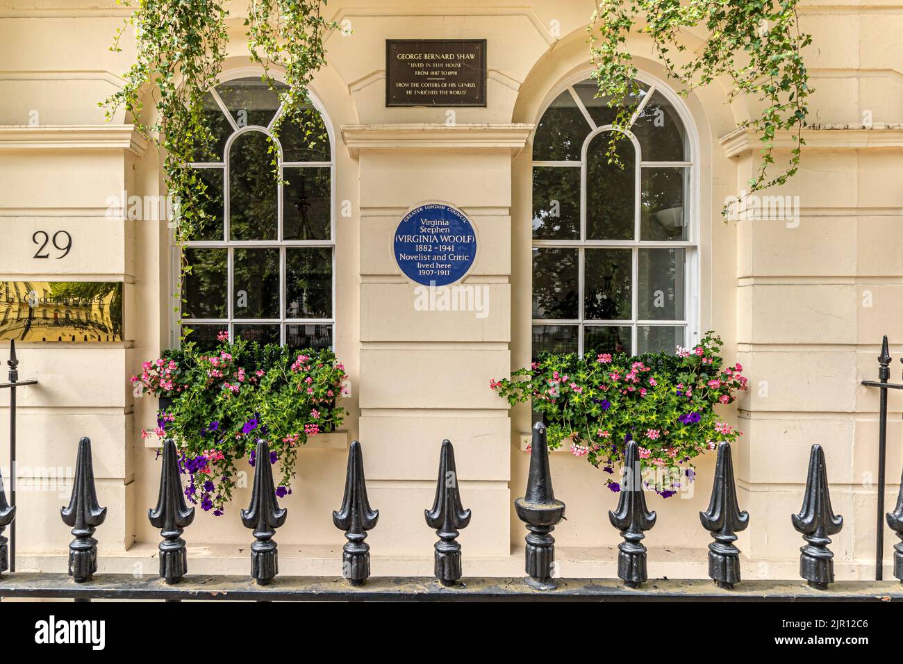 No 29 Fitzroy Square, where Virginia Woolf and George Bernard Shaw once ...